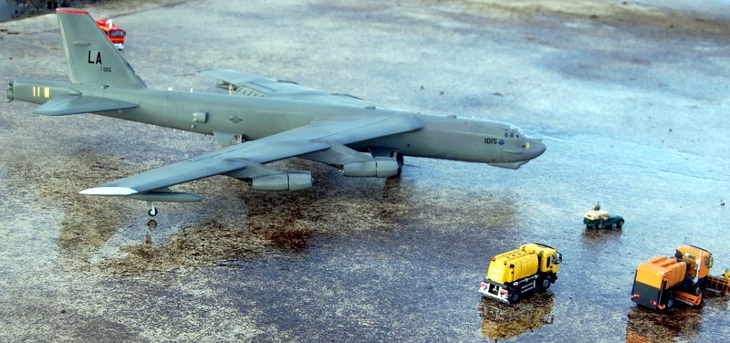 All pictures of finished B-52 are copyright of Yves Perin - Not to be used without his permission